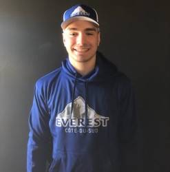 L’attaquant Vincent Boulet protégé par l’Everest