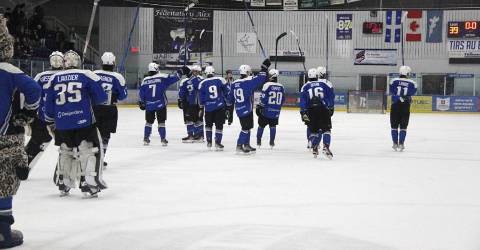 L’Everest mène 2-0 en demi-finale